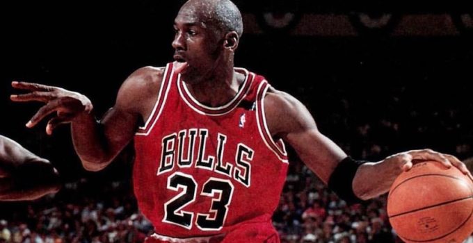 Top-20 Greatest NBA Players Of All-Time (Updated) | SportyTell